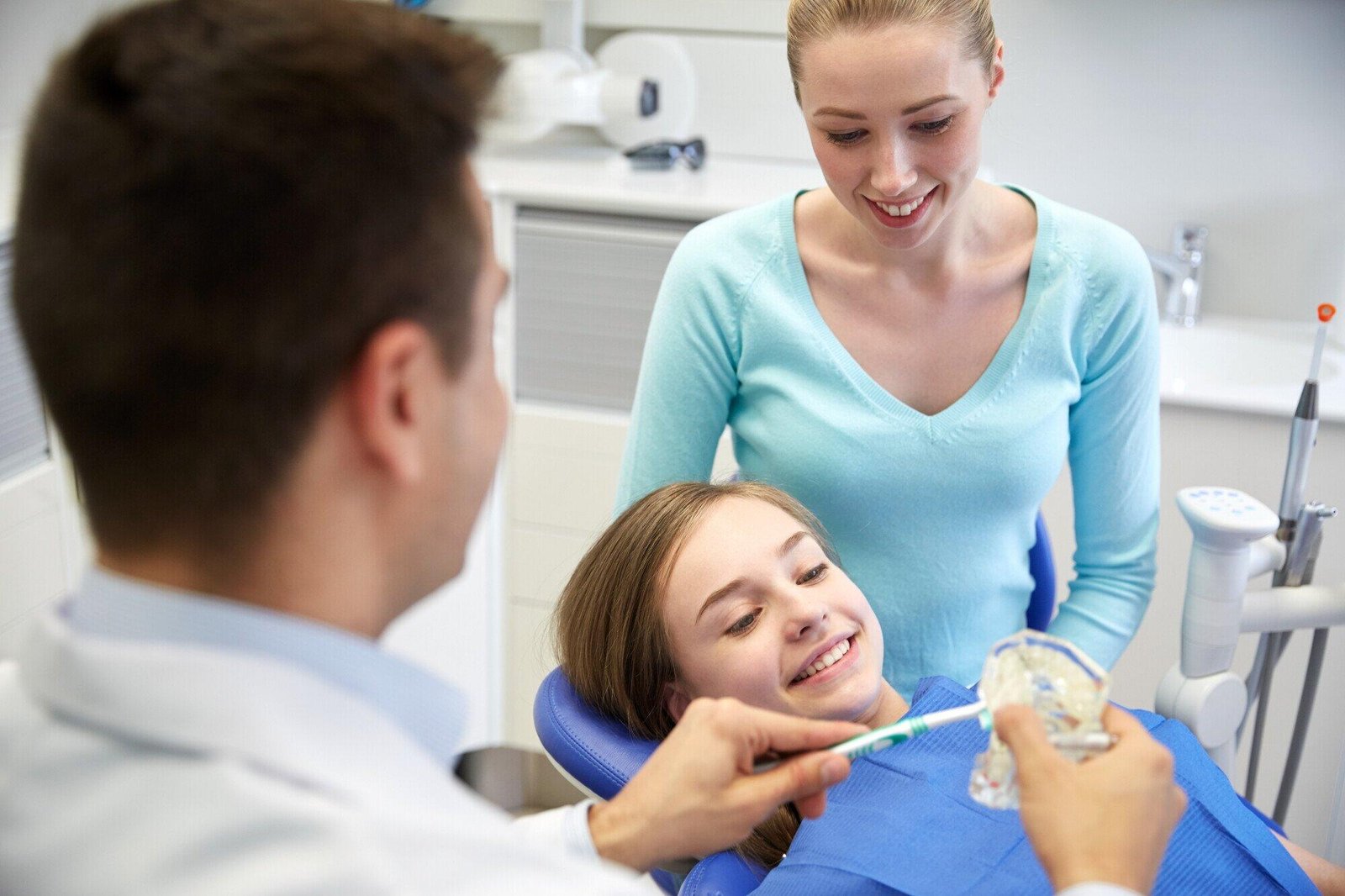 Your Complete Guide to Choosing a Dental Clinic - neonjs
